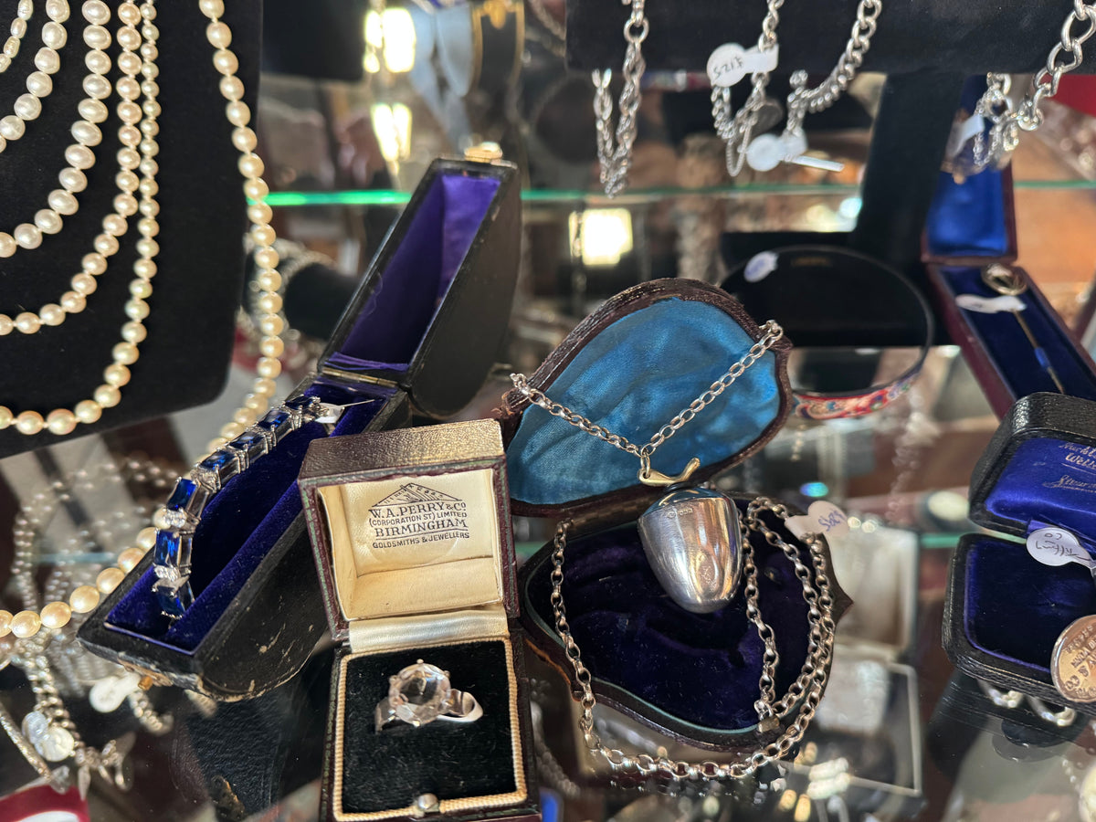 Jewellery – Page 4 – Vintage Wonderland